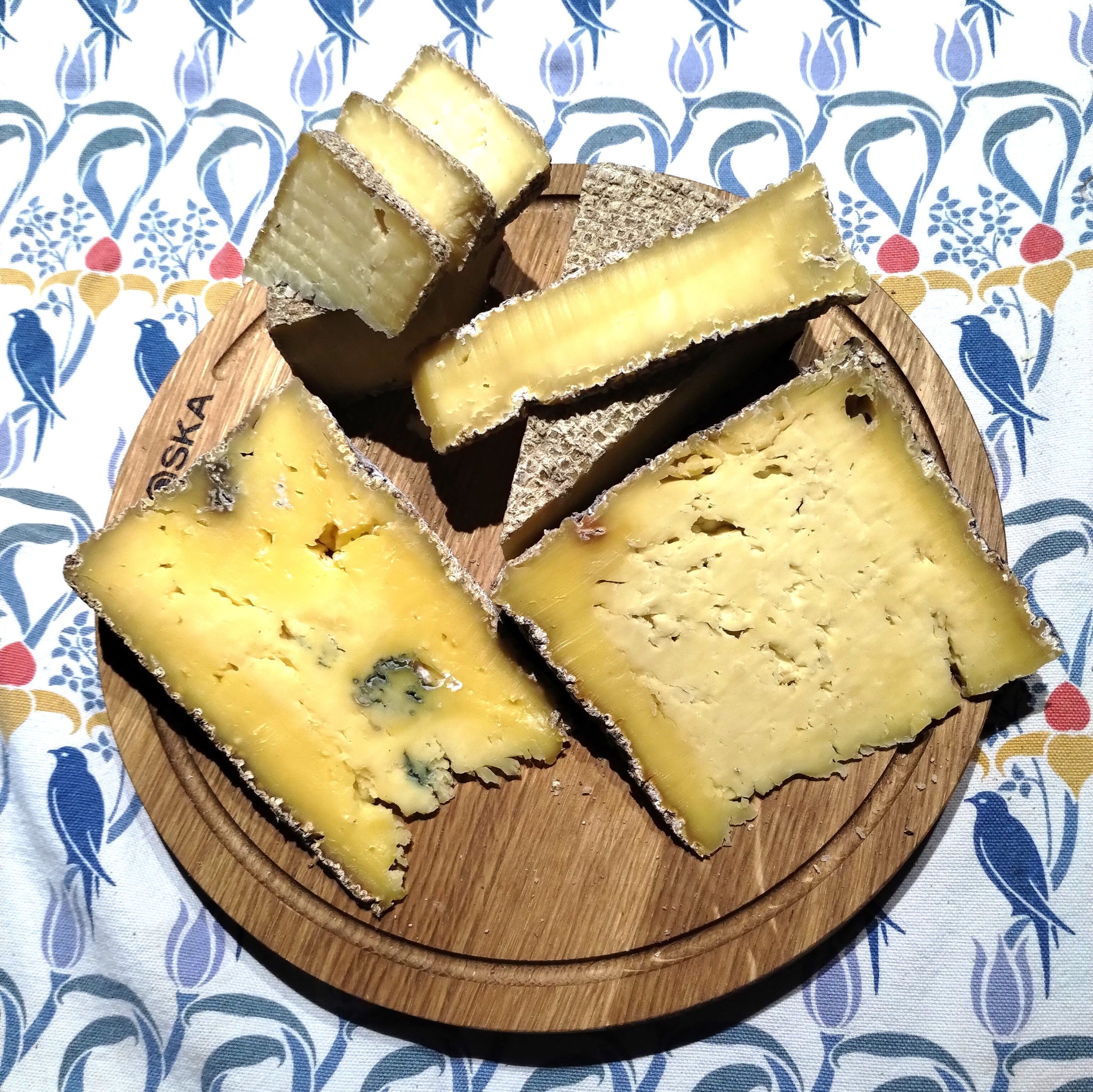 Variety Cheese Sampler - Adventurer's mode | Bobolink Dairy & Bakehouse